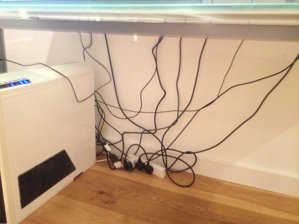 Awesome Ways You Can Deal With Messy Wires Around Your Computer