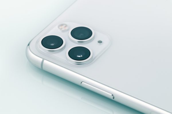 A Guide to the iPhone 11 Microphones - TechDaring.com